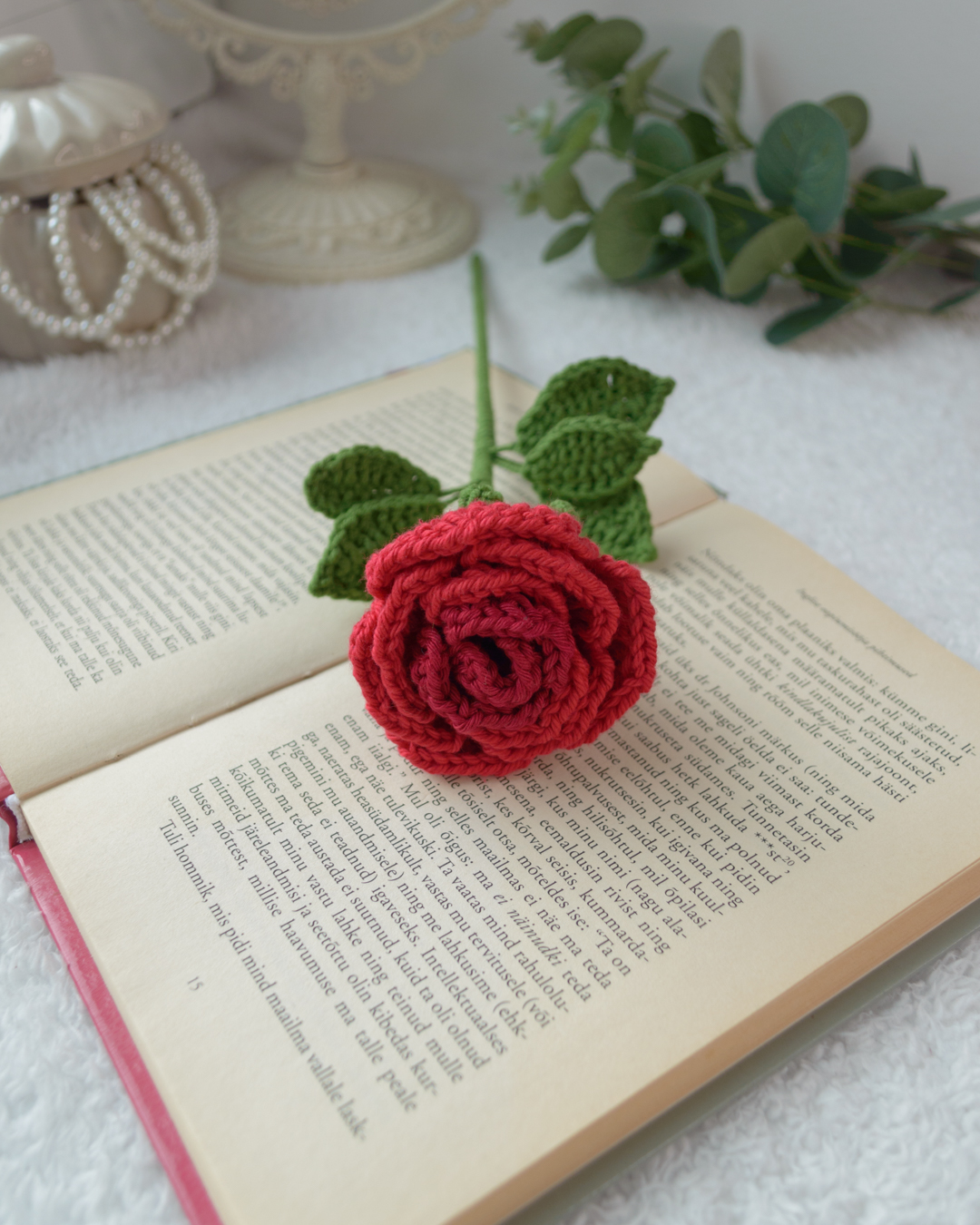 Eksklusiivne kahevärviline punane roos